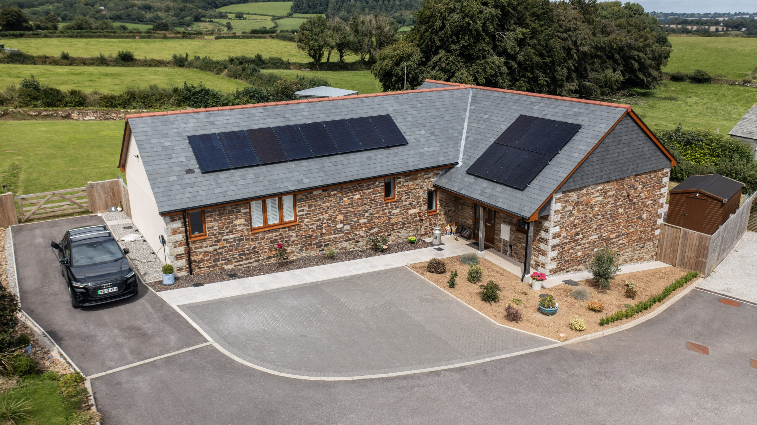 Solar PV & Energy Storage System - Solgen Commercial